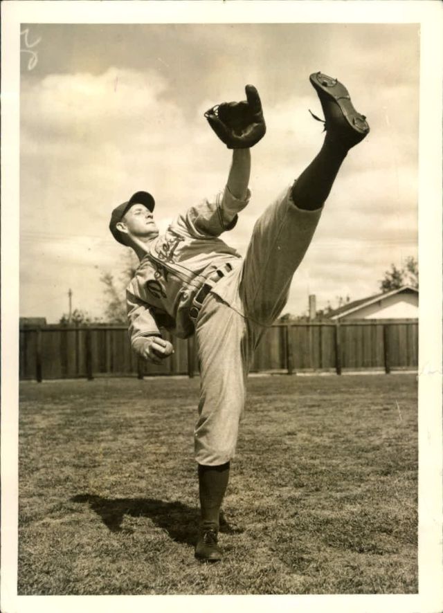 fenwaypark100 | A history of Fenway Park to honor her 100th birthday.